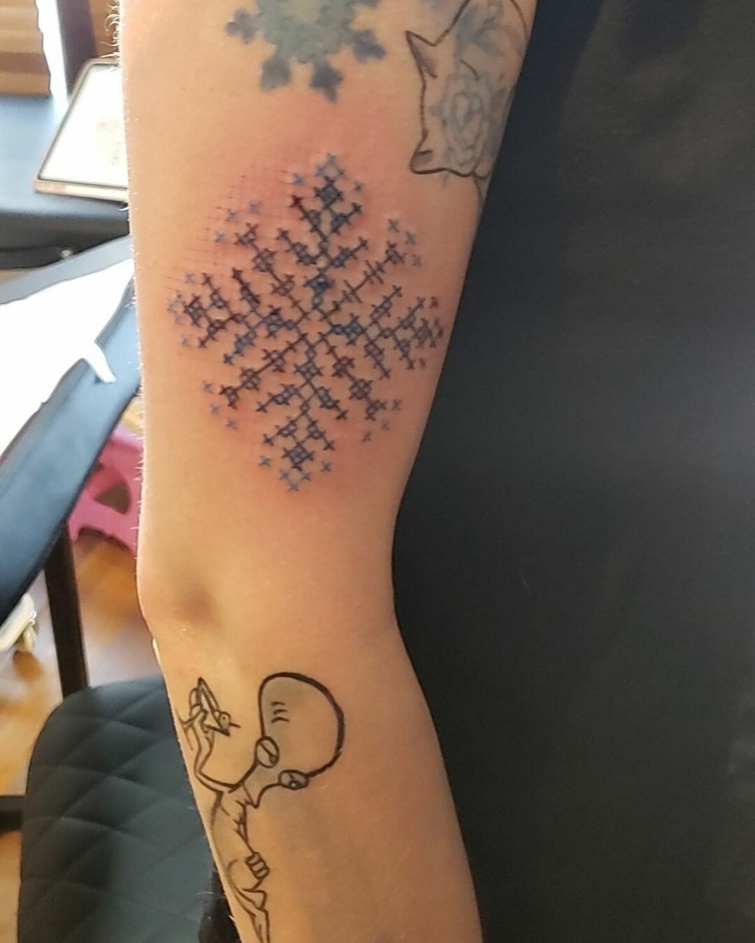 50+ Unique Snowflake Tattoo Concepts for Delicate Beauty - Psycho Tats