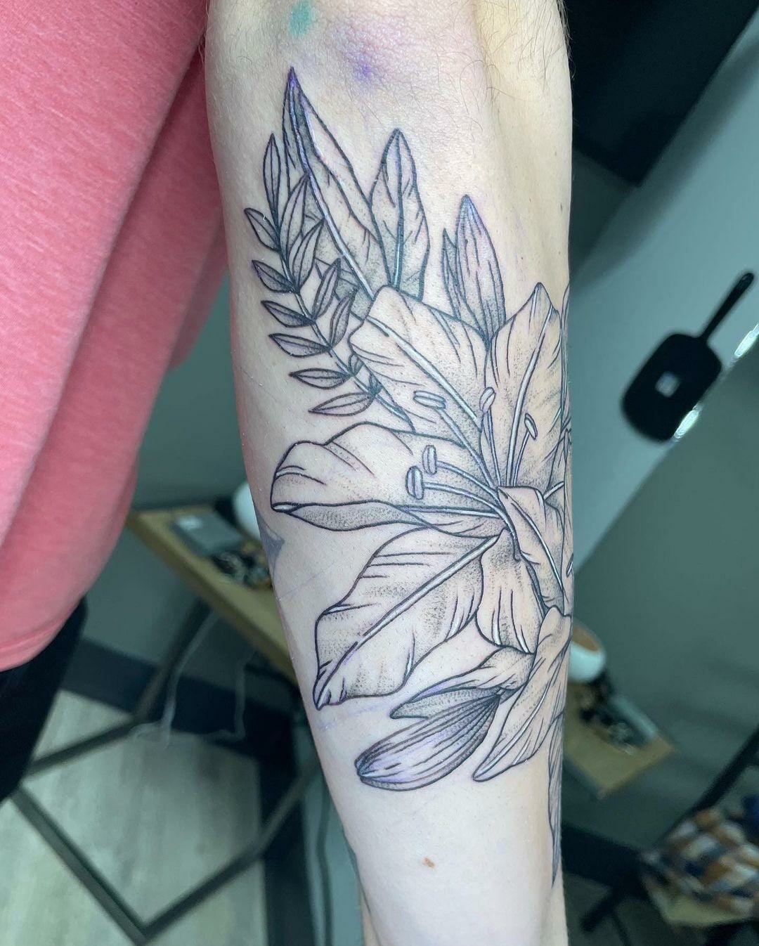 55 Beautiful Lily Flower Tattoo Ideas With Hidden Meaning - Psycho Tats