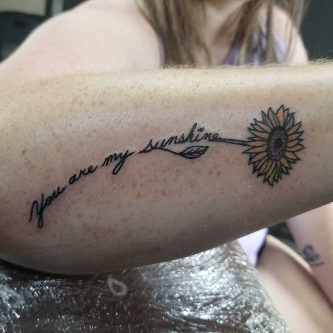 30 Vibrant ‘You Are My Sunshine’ Tattoo Styles: Rays of Eternal Love ...