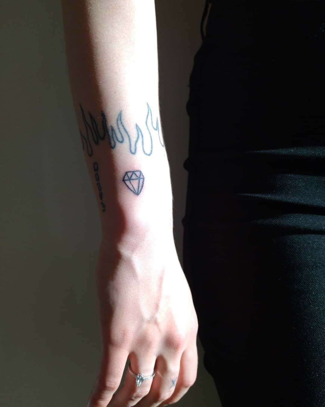 33 Diamond Tattoo Ideas For That Shine Of Yours - Psycho Tats