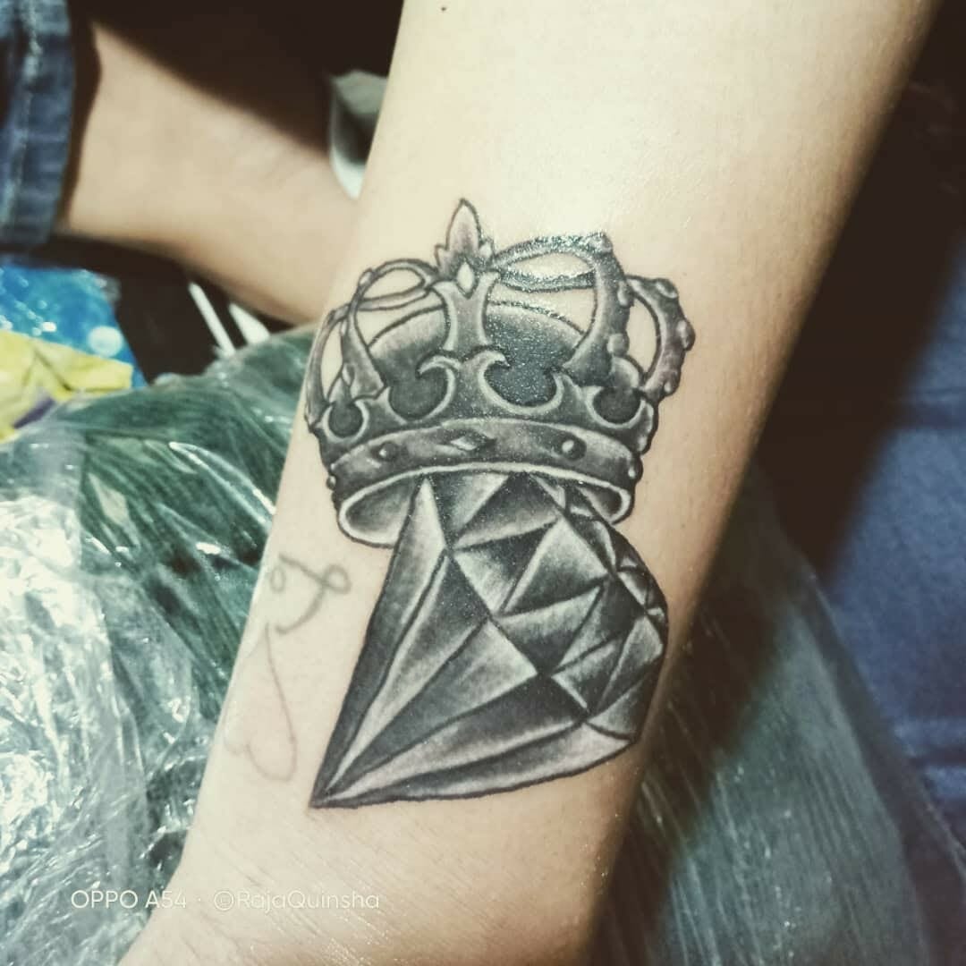 33 Diamond Tattoo Ideas For That Shine Of Yours - Psycho Tats