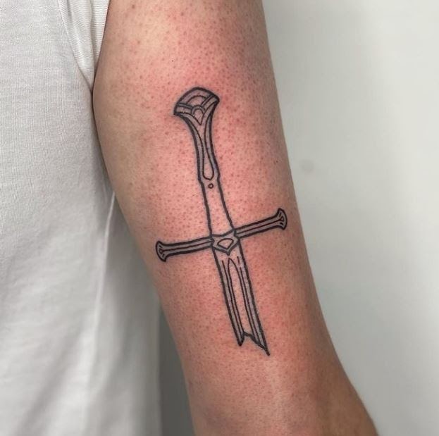 32 Bicep Tattoo Styles to Showcase Women’s Grace and Strength - Psycho Tats