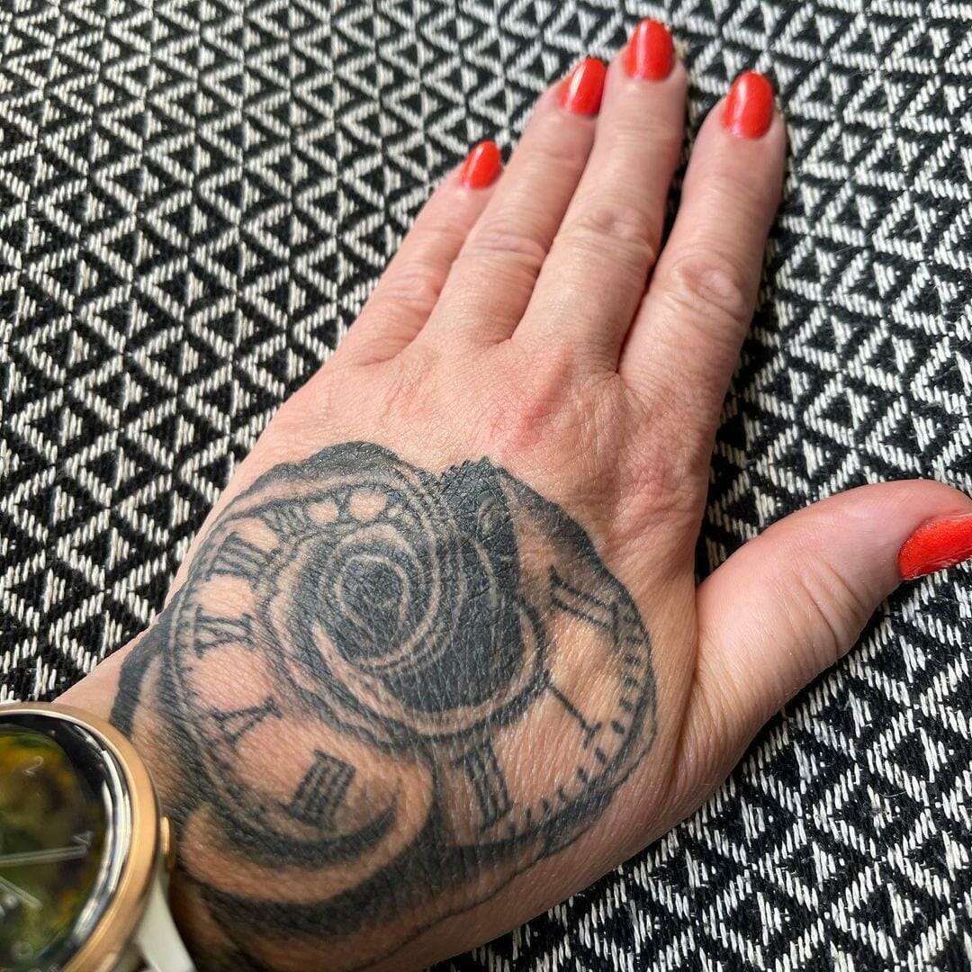 55 Striking Clock Tattoos on Hands for the Modern Man - Psycho Tats