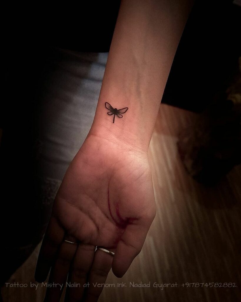 56 Artistic And Delicate Dragonfly Tattoo Ideas To Ink On The Body ...
