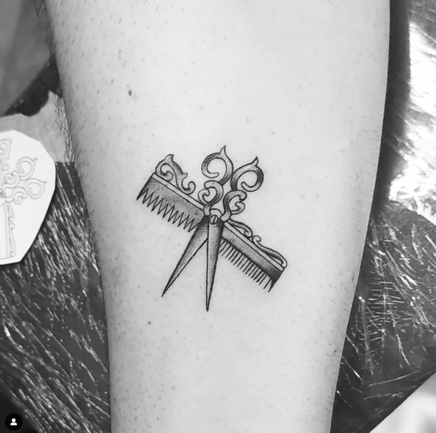 23 Amazing Hair Stylist Tattoo Styles And Ideas - Psycho Tats
