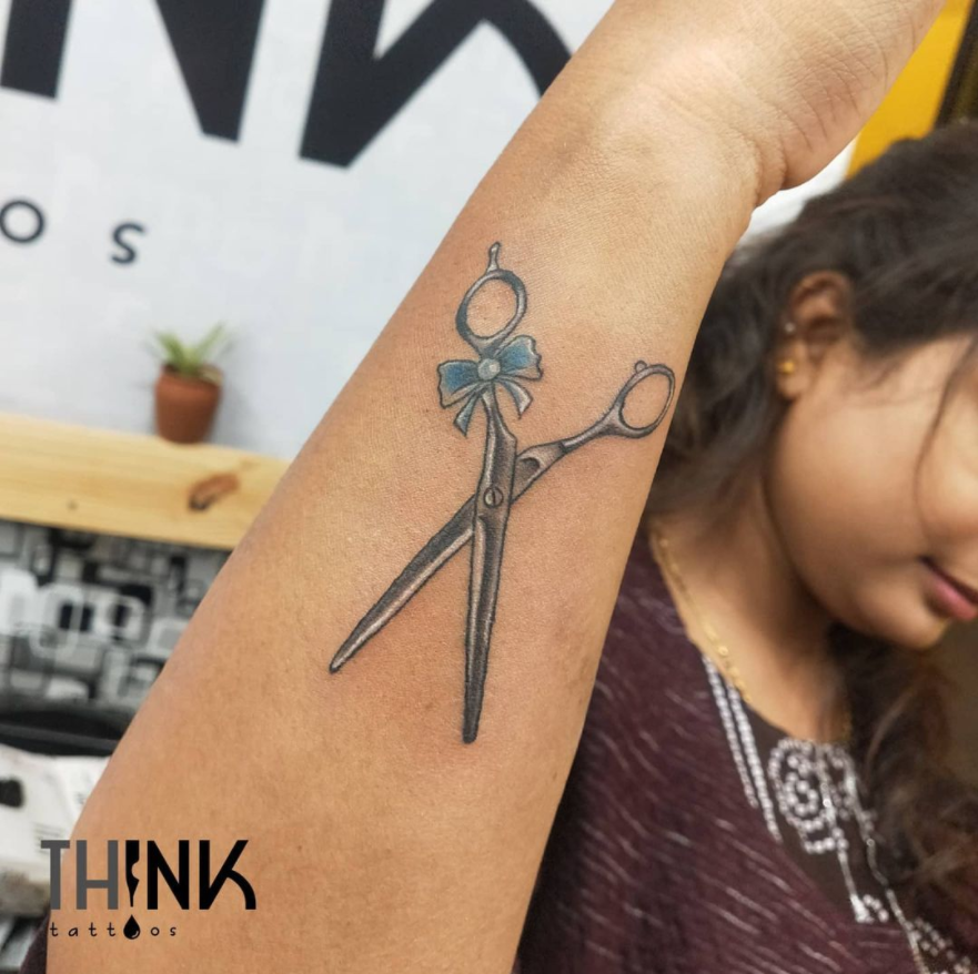 23 Amazing Hair Stylist Tattoo Styles And Ideas - Psycho Tats