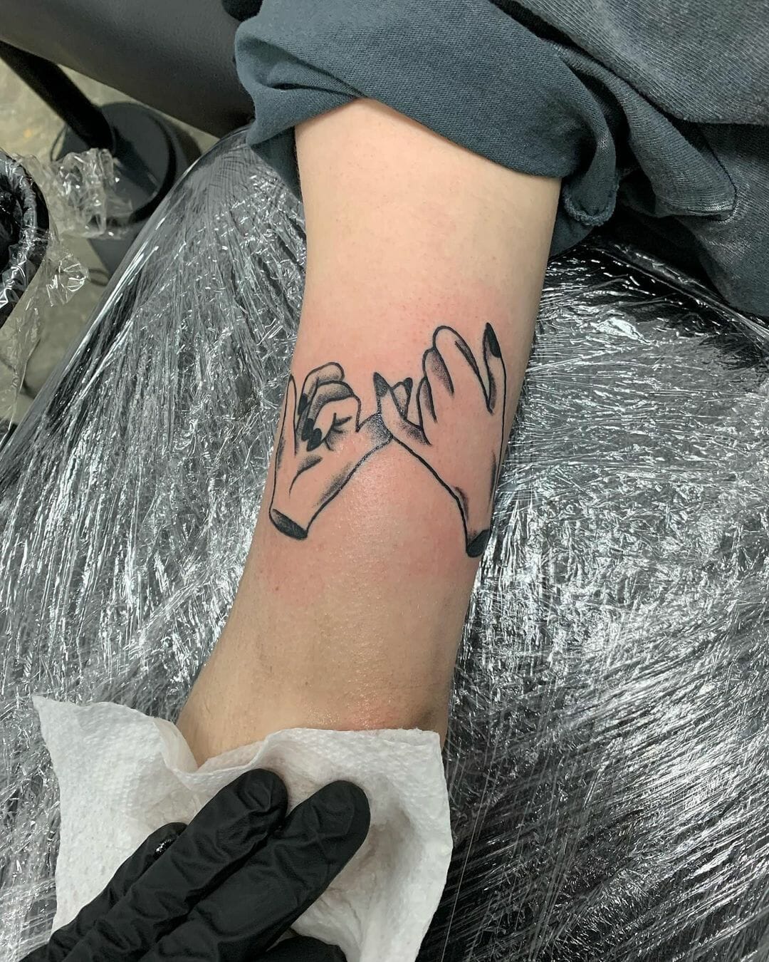 54 Favorite And Adorable Pinky Promise Tattoo Designs To Share - Psycho ...