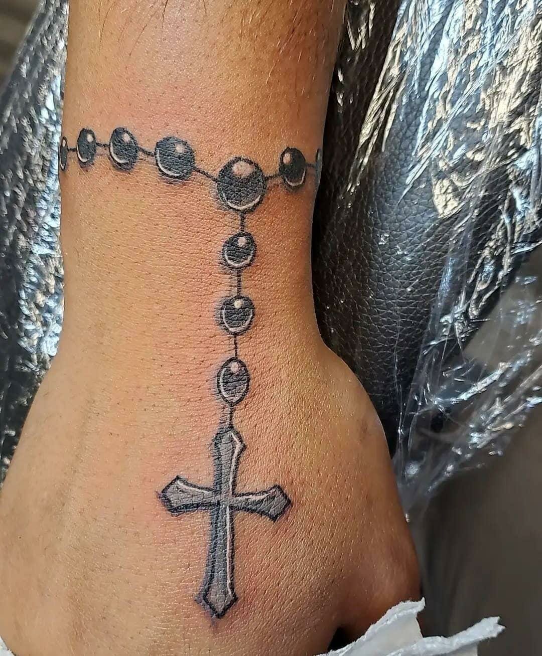 41 Divine Rosary Tattoo Designs: Channeling Spiritual Elegance in Ink ...