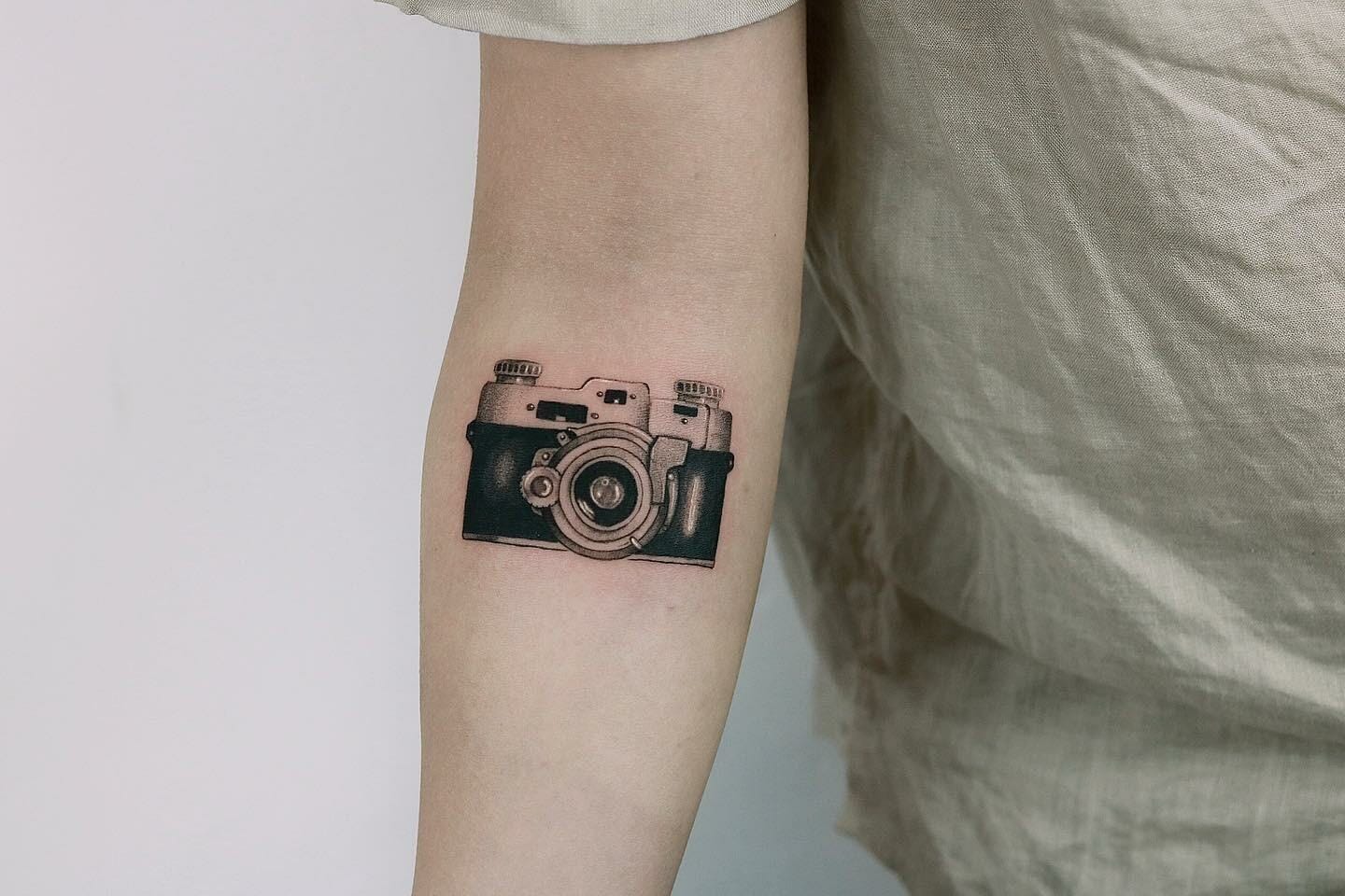 18 Best Camera Tattoos – Digital Camera Tattoo Ideas - Psycho Tats