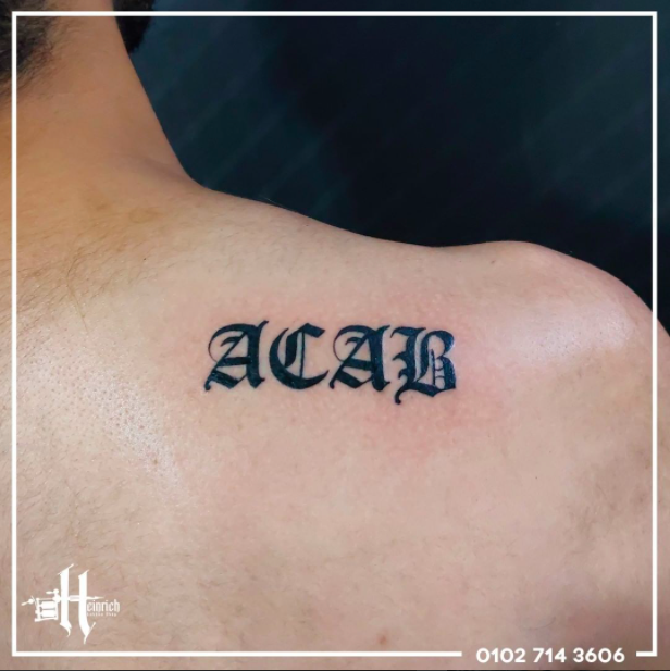 88 Great Old English Tattoo Styles On Back - Psycho Tats