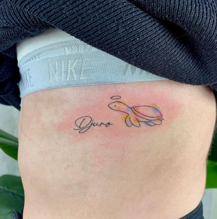 60 Beautiful Minimalistic Tattoo Ideas and Designs - Psycho Tats