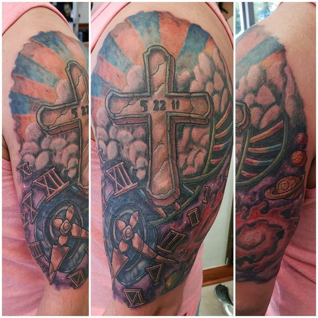 50 Cross Tattoo Concepts for Shoulder: Blending Faith and Aesthetics ...