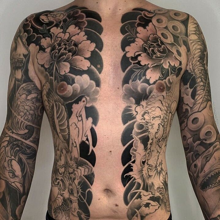 76 Beautiful And Trendy Flower Tattoo Designs On Chest - Psycho Tats