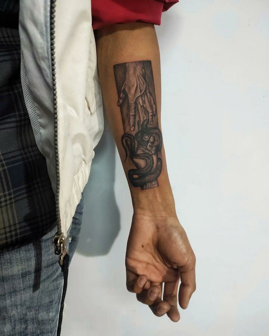 106 Wrist Snake Tattoos That Symbolize Transformation And Power ...