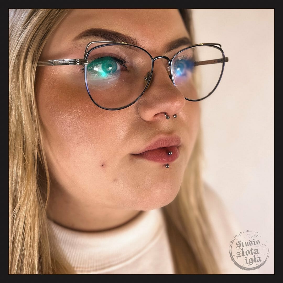 10+ Awe-Inspiring Labret Piercing Design Ideas That Are Enough To ...