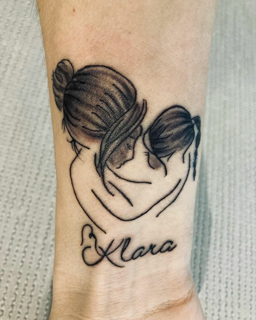 71 Captivating Name Tattoos for Your Wrist – Everlasting Impressions ...