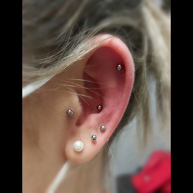 Magnificent Cartilage Piercing Ideas That Look Quite Attractive ...