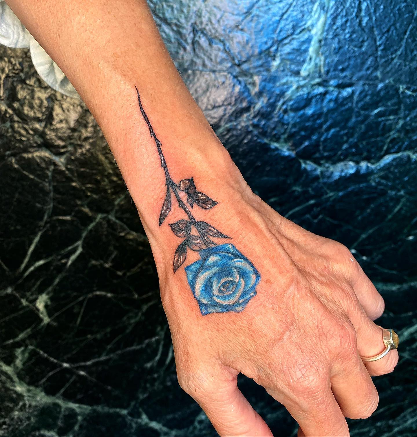 33 Ultimate Blue Rose Tattoos To Try On Hands - Psycho Tats