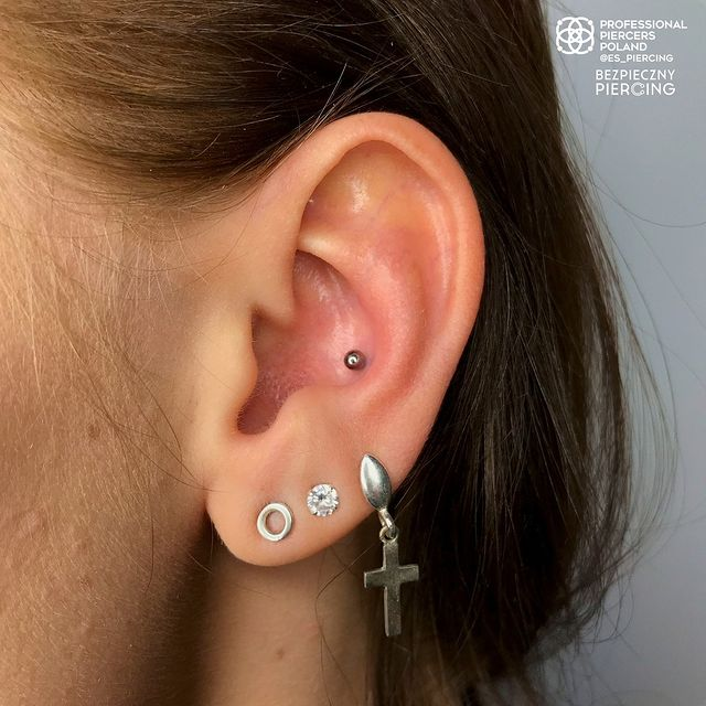 Magnificent Cartilage Piercing Ideas That Look Quite Attractive ...