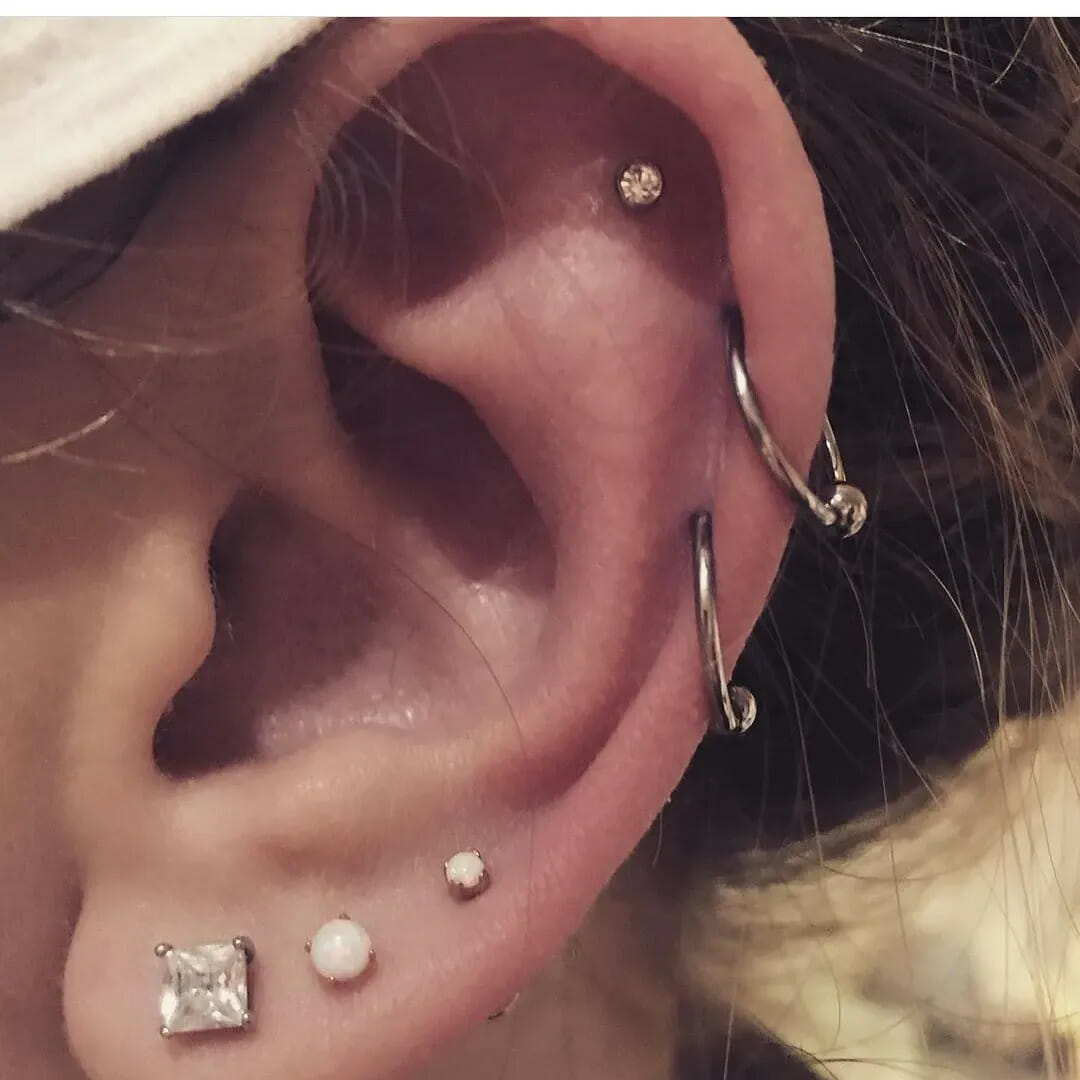 12+ Coolest Auricle Piercing Ideas That Will Leave You Mesmerized ...
