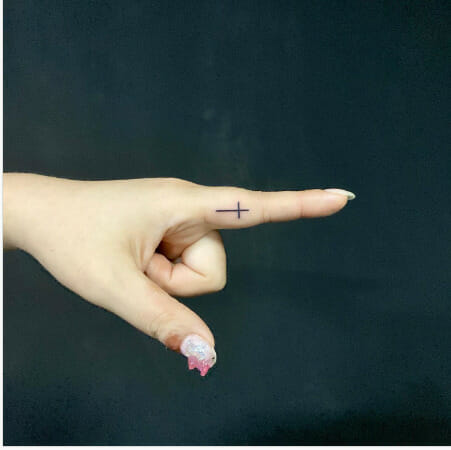61 Eye Catching Finger Tattoos with Meaning - Psycho Tats