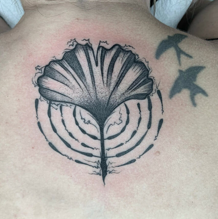 31 Ginkgo Leaf Tattoo Designs to Showcase the Versatility of the Ginkgo ...