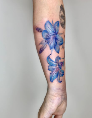 Beauty in Fluidity: Exploring the Meaning Behind Watercolor Flower ...