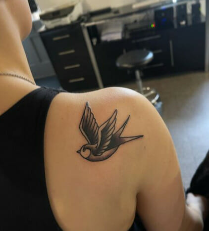 41 Shoulder Tattoo Design for Women with Meaning - Psycho Tats
