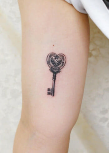 41 Skeleton Key Tattoo Designs Unlocking Passion with Ink - Psycho Tats