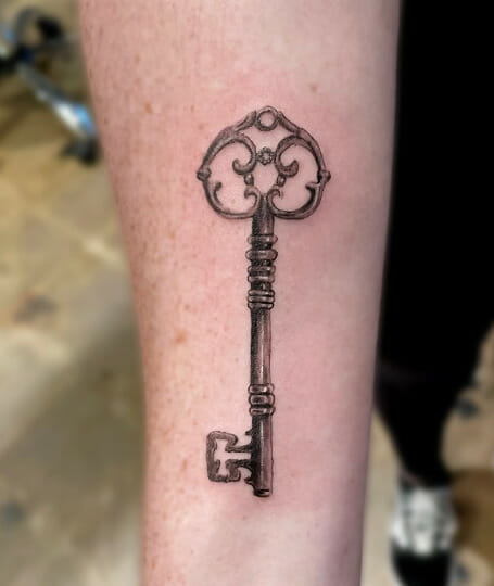 41 Skeleton Key Tattoo Designs Unlocking Passion with Ink - Psycho Tats