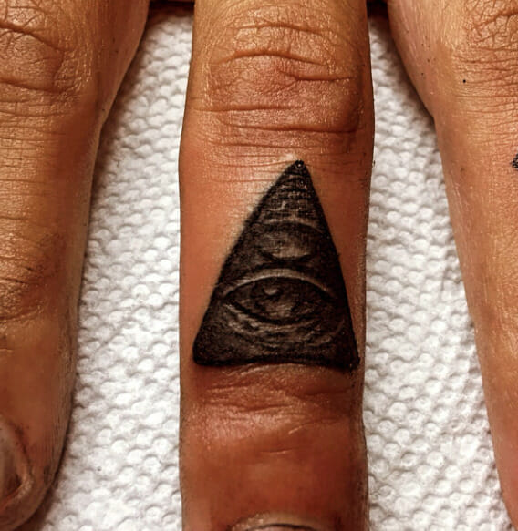 51 Tiny Finger Tattoo Ideas for Subtle Style Statements - Psycho Tats