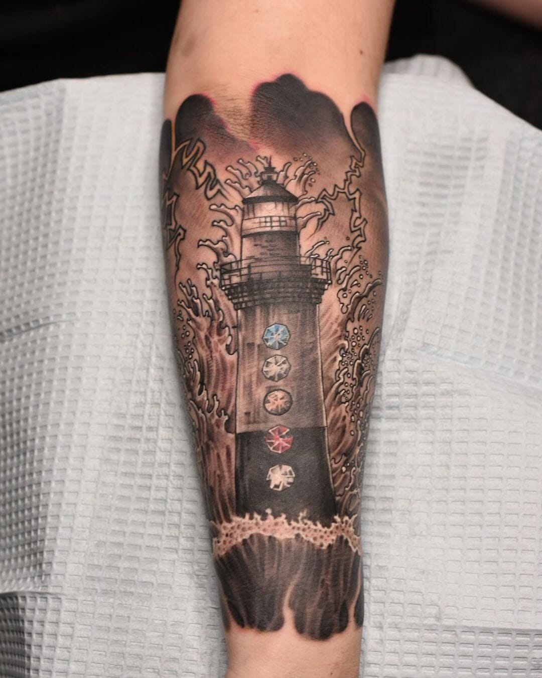 55 Men Badass Hand Tattoos- Defiant Symbols Of Masculinity And ...