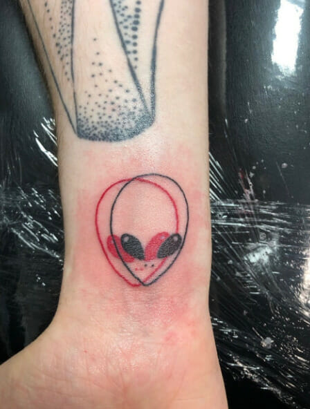 15 Alien Head Tattoo Designs That Are Out of This World - Psycho Tats
